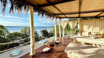 1 sala de tratamento, manicure e pedicure, massagens