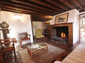 Casa de Campo, casa de banho anexa, vista para o jardim (La Colombe) | Diversos