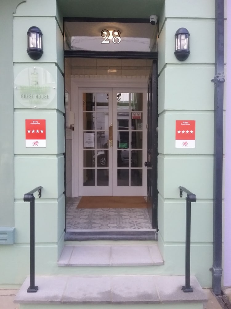 The Southcliff - Tenby