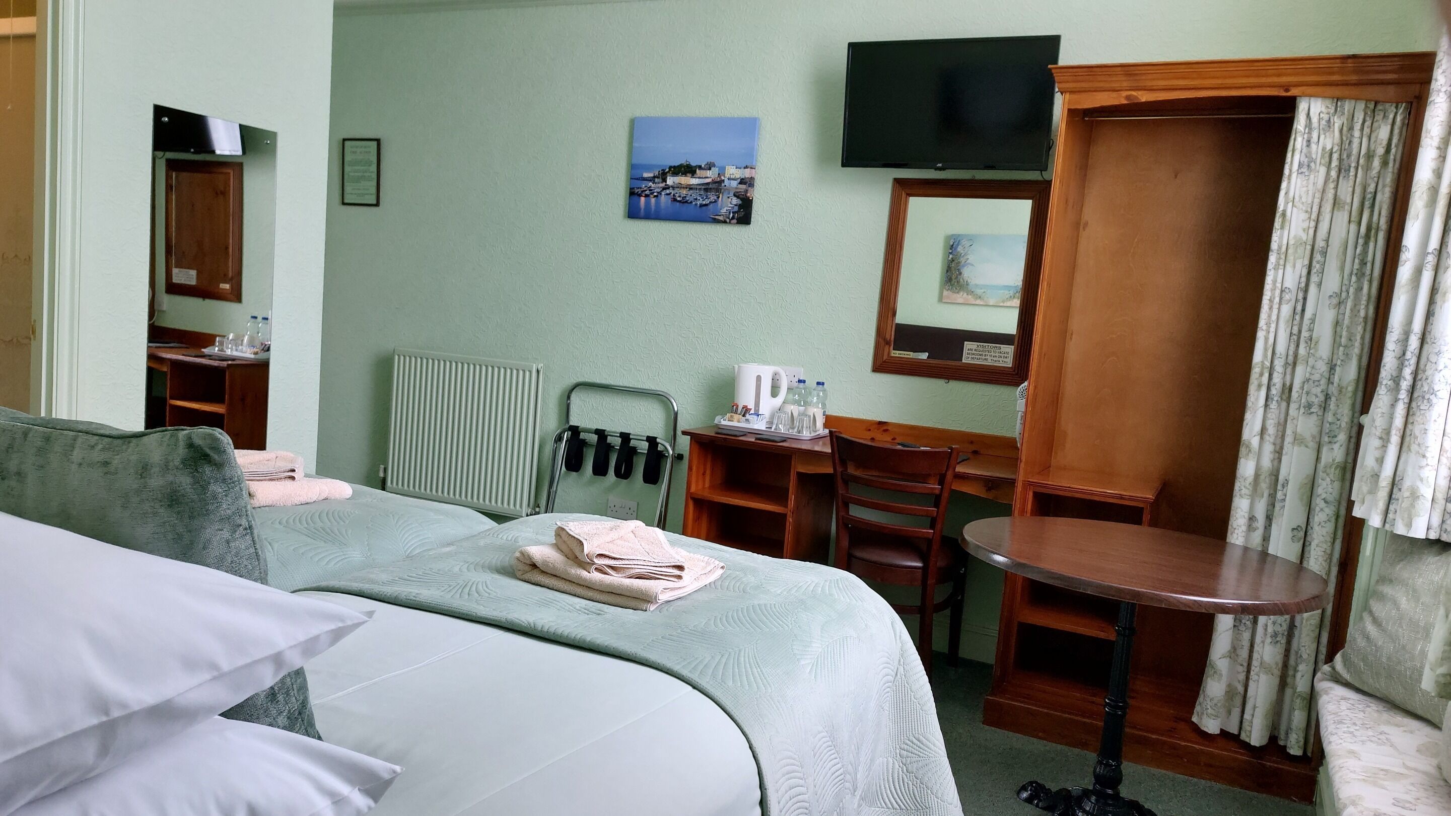 Quarto Twin Standard, casa de banho anexa ((New))