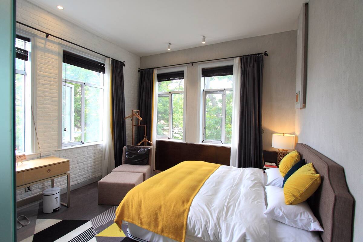 Quarto Duplo, vista para o jardim | Roupa de alta qualidade, secretária, cortinas/cortinados opacos