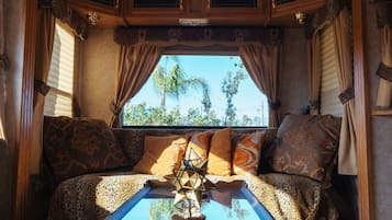 Casa Móvel, 1 cama queen-size e sofá-cama | Sala de estar