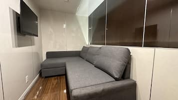 Casa, 3 quartos, não fumadores, Vista para a cidade | 3 quartos, cofre no quarto, secretária, ferro/tábua de engomar