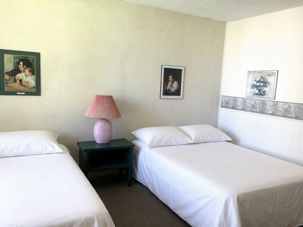 Quarto Triplo Económico, vista para o jardim | Secretária, quartos insonorizados, Wi-fi grátis 