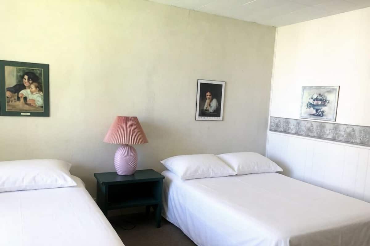 Quarto Triplo Económico, vista para o jardim | Secretária, quartos insonorizados, Wi-fi grátis