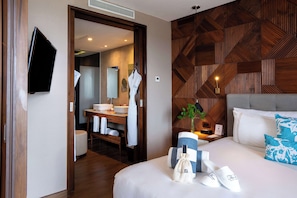 Suite, 1 quarto, vista parcial para o oceano | Roupa de alta qualidade, minibar, cofre no quarto 