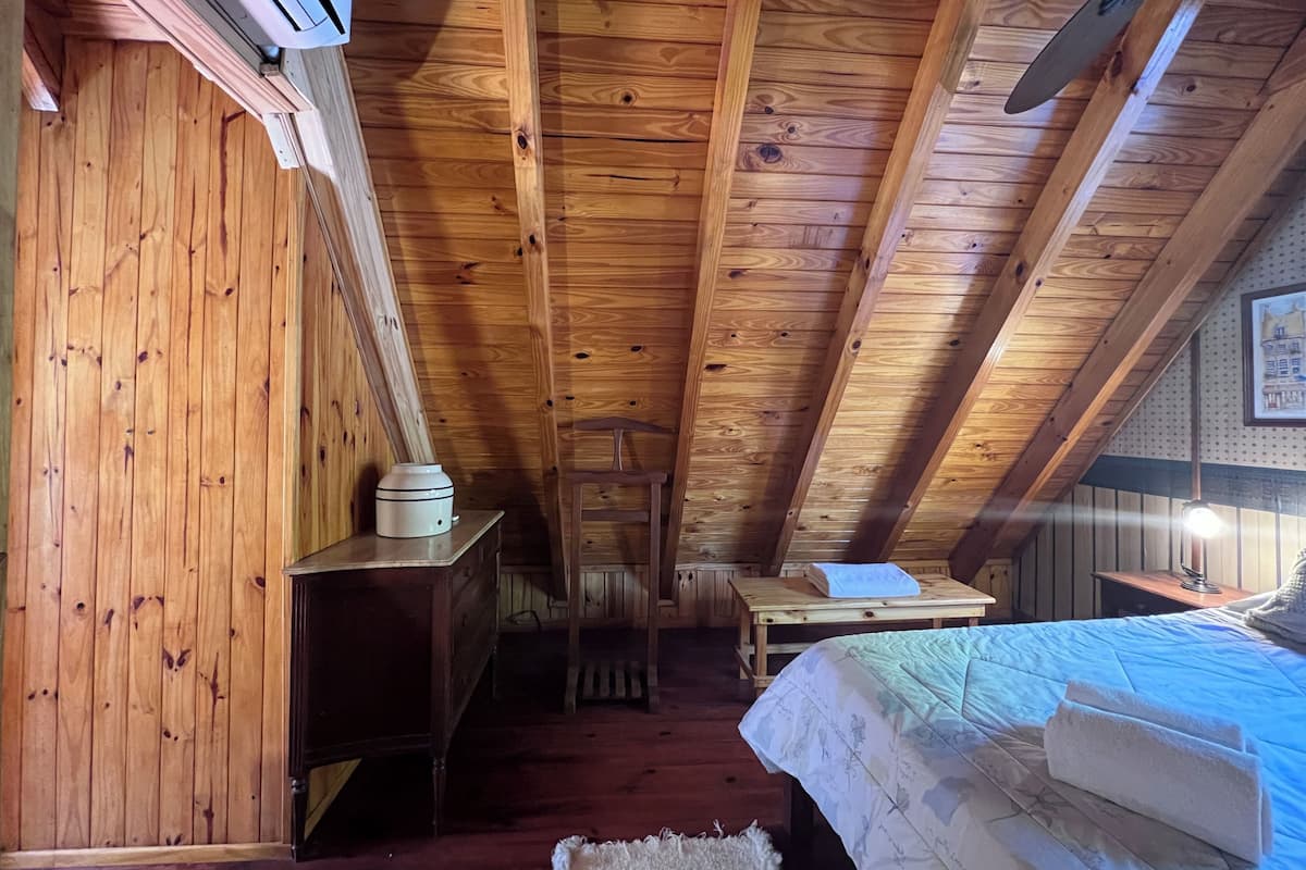 Casa Familiar, vista para o pátio | Cortinas/cortinados opacos, ferro/tábua de engomar 