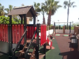 Área de recreio para crianças (ao ar livre)