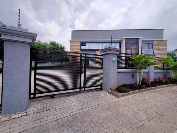 Iris Hotel - Abuja