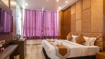 Suite-Estúdio Presidencial | Secretária, Wi-fi grátis, roupa de cama fornecida