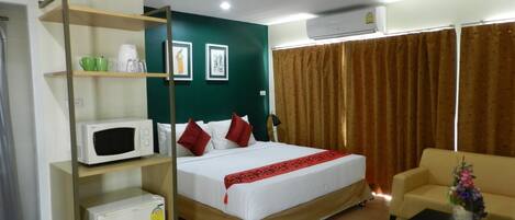 Grand Deluxe Room | Cofre no quarto, secretária, quartos insonorizados, camas desdobráveis