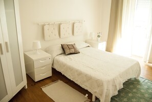 Quarto casal (White Room) | Individualmente decorados, camas extras/dobráveis (sobretaxa)