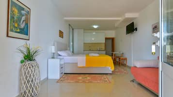 Suite-Estúdio, terraço, vista para o mar | 1 quarto, roupa de alta qualidade, cofre no quarto, secretária