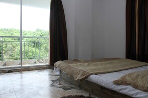 Apartamento família | Escrivaninha, quartos à prova de som, camas extras/dobráveis (sobretaxa)