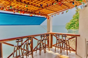 Bar junto à piscina