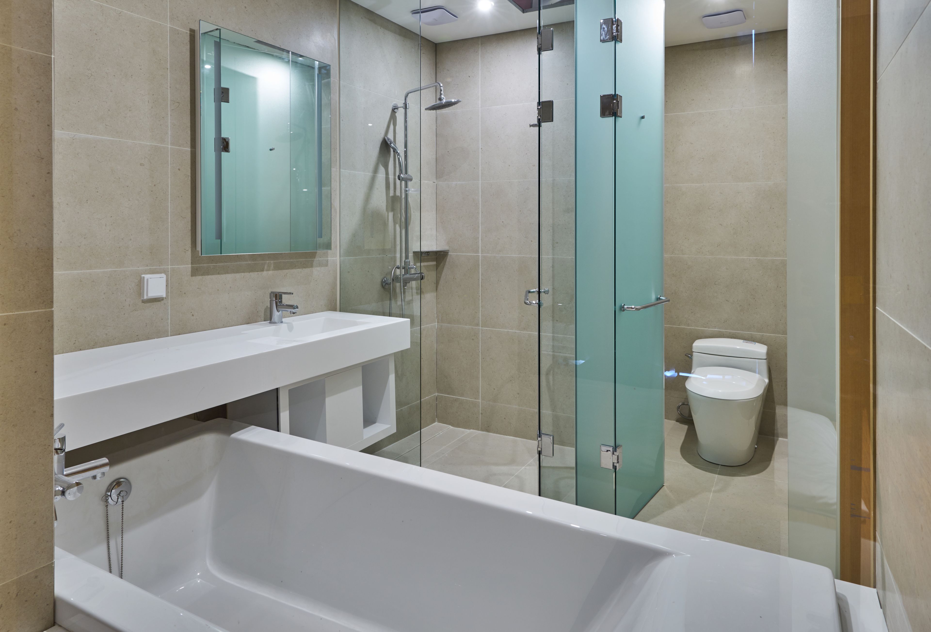 Garden Ocean View Deluxe Ondol Room (1F) | Casa de banho | Artigos de higiene ecológicos, um secador de cabelo, roupões, chinelos 