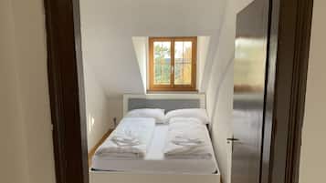 Apartamento, 2 quartos | Wi-fi grátis, roupa de cama fornecida
