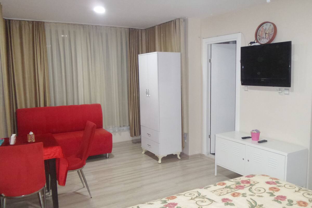 Quarto Triplo Deluxe | Cofre no quarto, secretária, quartos insonorizados 