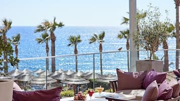 2 bares/lounges, este bar no lobby do hotel