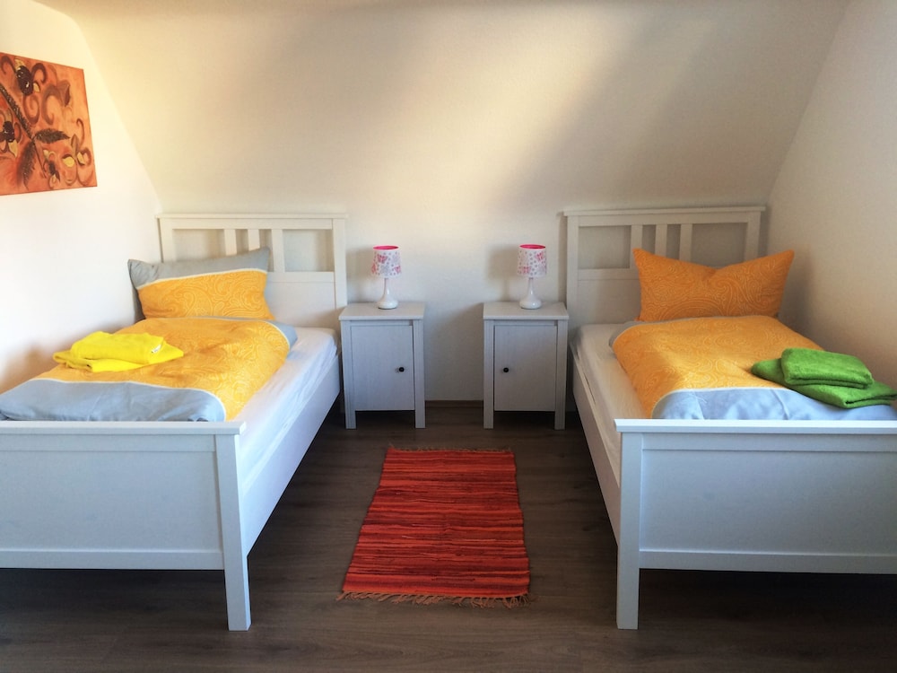Apartamento Con 3 Habitaciones Individuales! Conexión De Metro! Wifi Gratis - Nuremberg