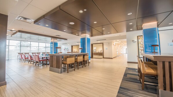 Café da manhã self-service grátis todos os dias