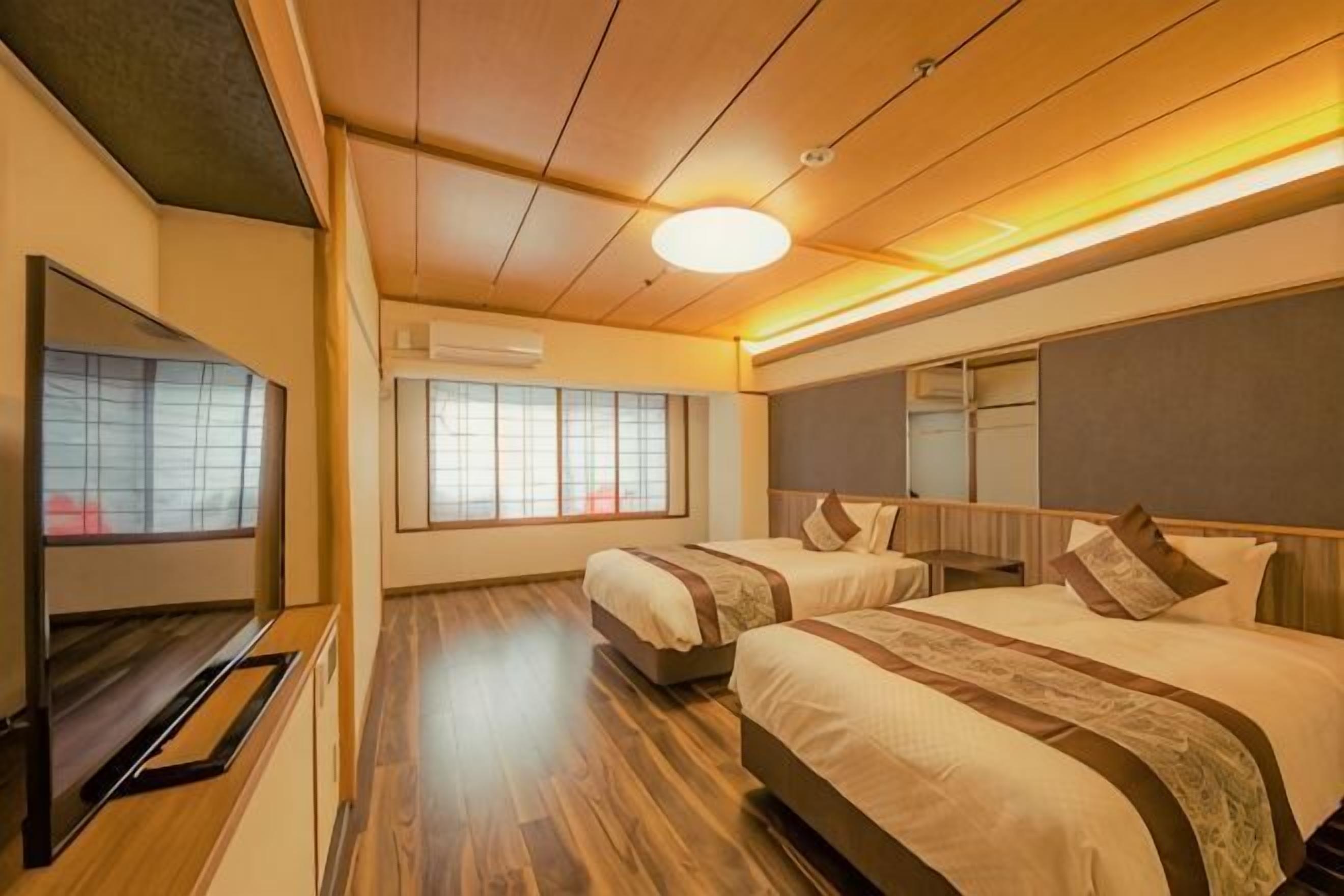 Roupas de cama premium, edredons de pluma, cofres nos quartos
