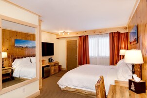 Quarto solteiro luxo, 1 cama King, terraço | Roupas de cama de algodão egípcio, roupas de cama premium