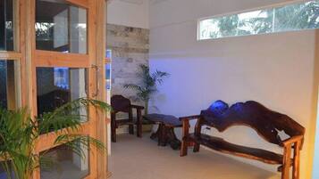 Massagens com pedras quentes, massagens suecas, massagens tailandesas