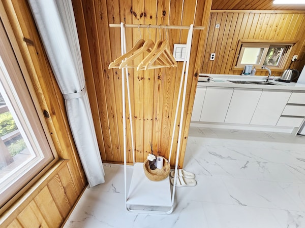 Valley Log Pension - Seogwipo-si