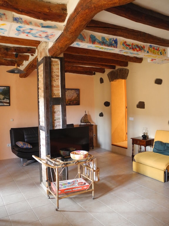 Apartmento Brown - Espaciosa, Original, Fácilmente Inundado De Luz, - DO Montsant