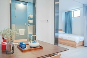 Secretária, cortinas/cortinados opacos, Wi-fi grátis