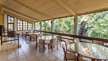 Café da manhã e almoço