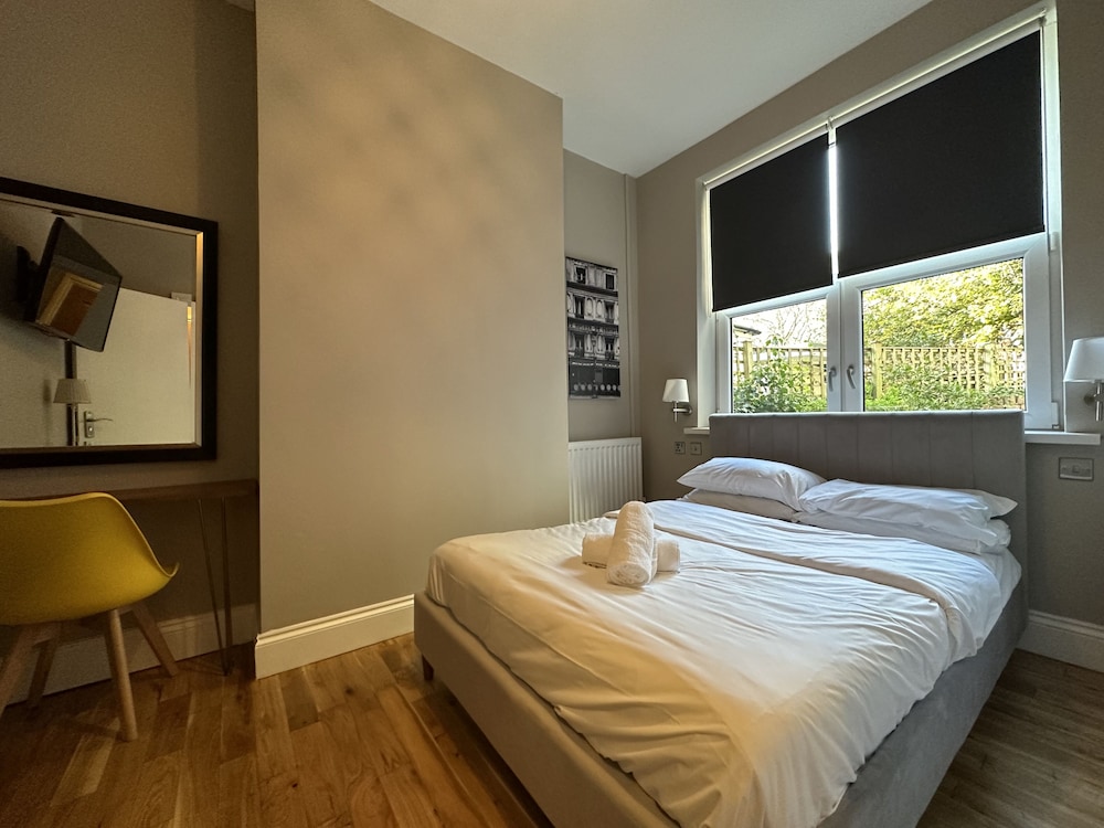 The Riverhouse - Cardiff