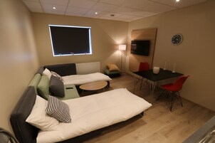 Suite-Estúdio de Luxo | 1 quarto, roupa de alta qualidade, edredões de penas 