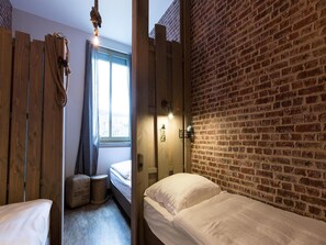 Roupa de alta qualidade, camas de colchão pillowtop, cofre no quarto 