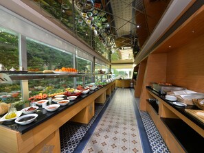 Pequeno-almoço tipo buffet diário incluído 