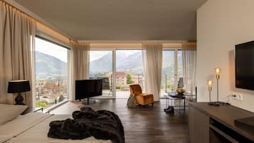 Quarto casal | Frigobar, escrivaninha, quartos à prova de som, berços (sobretaxa)
