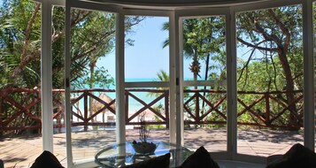 Villa, em frente à praia | Sala