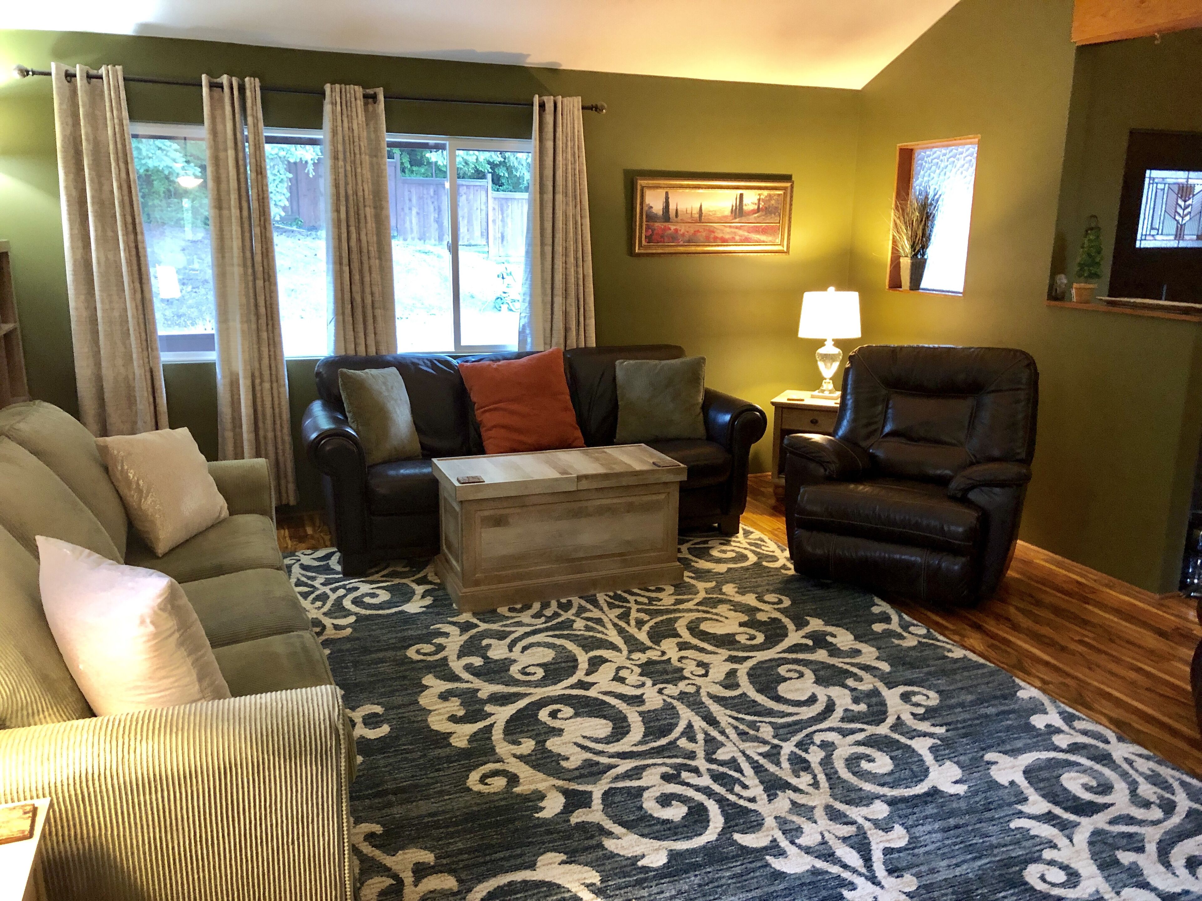 Mountain Views In Wine Country - Forest Grove, OR