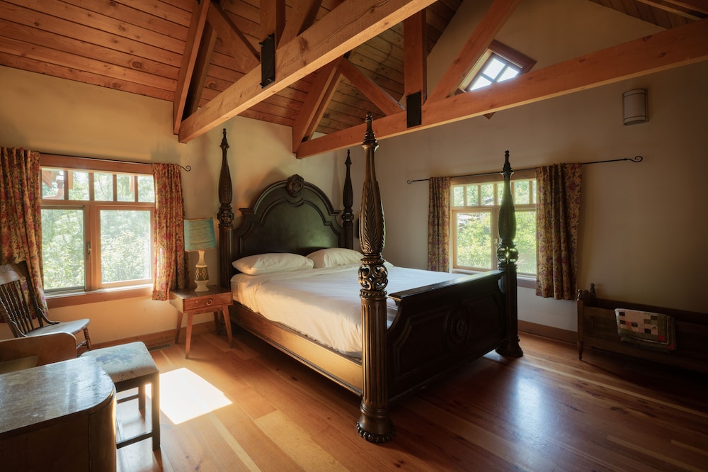 Solar Powered Eco-lodge + Sauna + Wifi + Onsite Trails + Pet Friendly - Salmon Arm