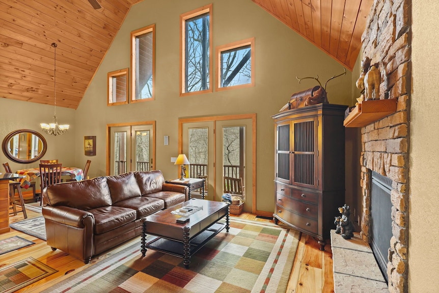 Cozy Kid&pet Friendly Renov. Cabin W. Hi Spd. Wifi, Tv, Hot Tub, Grill, Firepl. - North Carolina