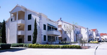 Apartamento luxo, 2 quartos, sacada | Business Center no quarto