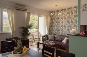 Apartamento Deluxe, 2 quartos, varanda | Varanda