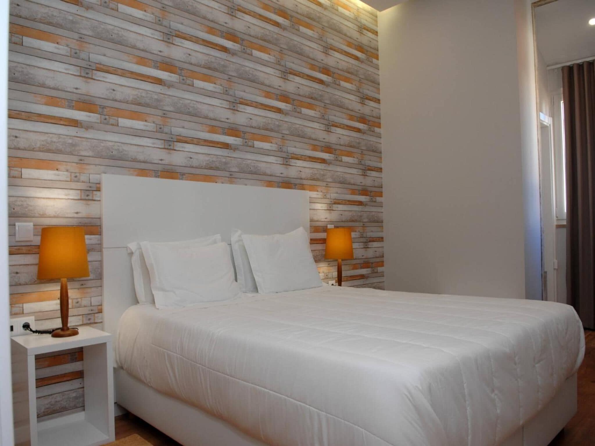 Quarto Triplo Básico | Cortinas/cortinados opacos, Wi-fi grátis, roupa de cama fornecida 