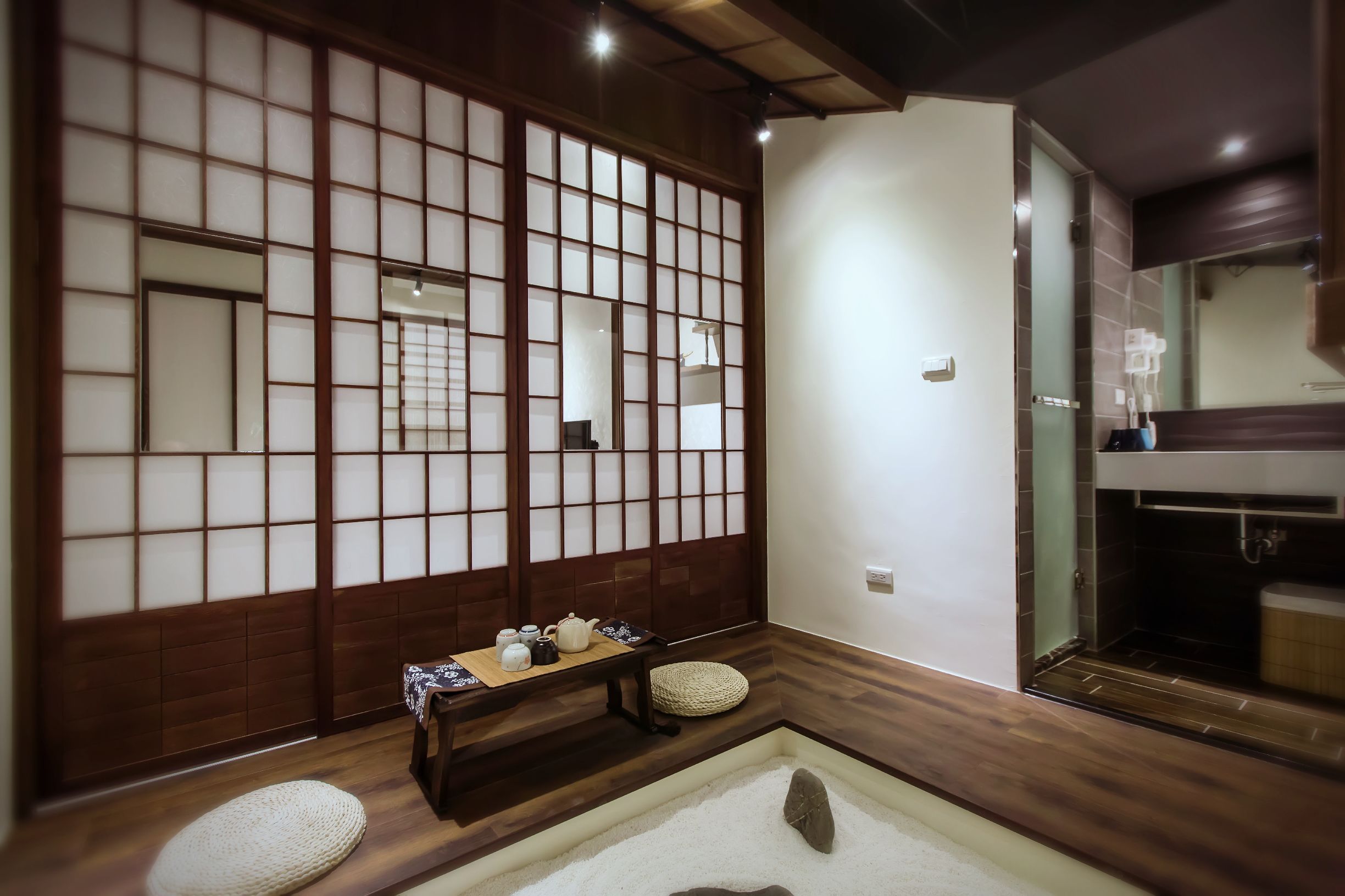 Quarto quádruplo (Tokugawa) | Escrivaninha, cortinas blackout, Wi-Fi de cortesia, roupa de cama