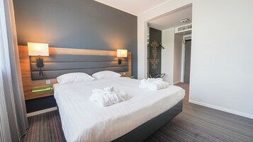 Camas de colchão pillowtop, secretária, quartos insonorizados 