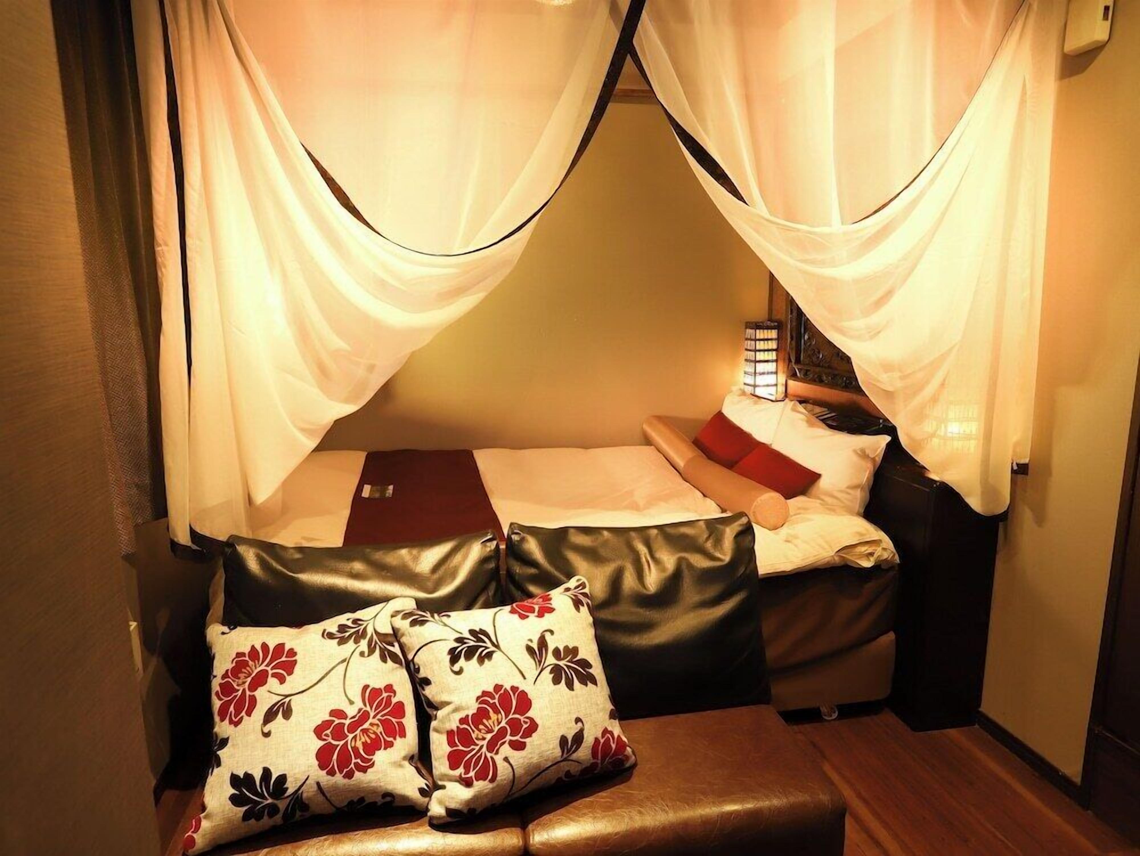 Quartos à prova de som, Wi-Fi de cortesia, roupa de cama