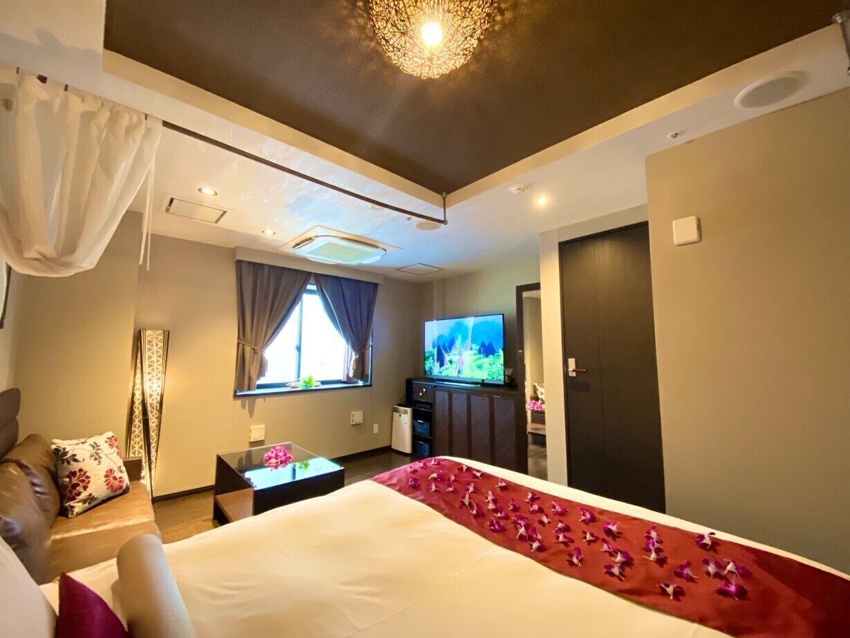 Quartos à prova de som, Wi-Fi de cortesia, roupa de cama