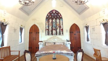 Quarto premium, 1 cama King, cozinha americana, vista para a montanha | 1 quarto, edredons de pluma, individualmente decorados