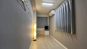 Quarto Twin Standard, não fumadores, casa de banho partilhada (Renewal, Japanese-Style) | Secretária, cortinas/cortinados opacos, Wi-fi grátis